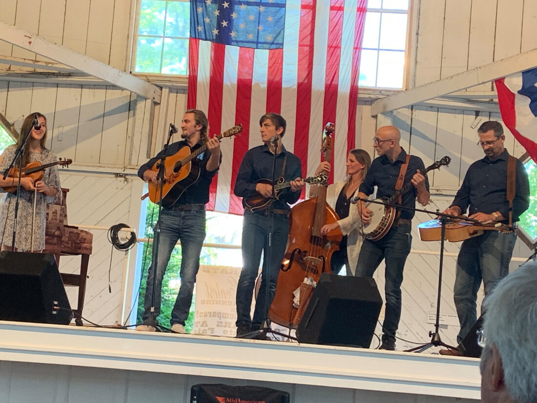 Anderegg Family Singers to perform in Liscomb | News, Sports, Jobs ...